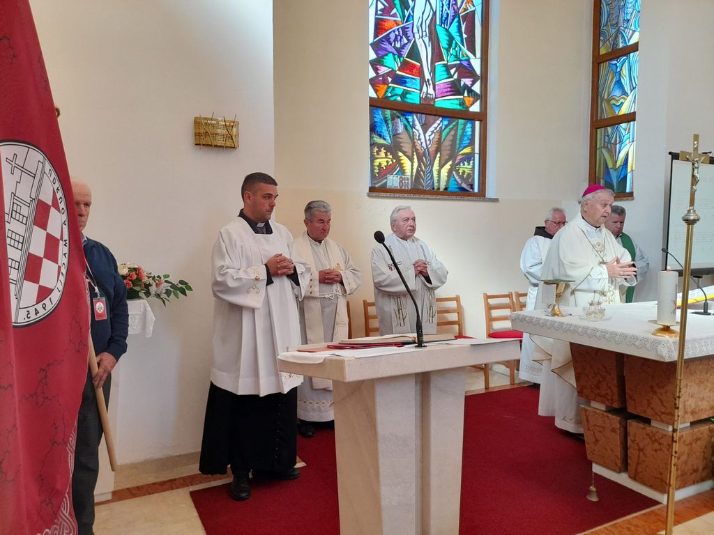 Varaždinska Biskupija - Slavljena misa o 19. obljetnici ukopa ...